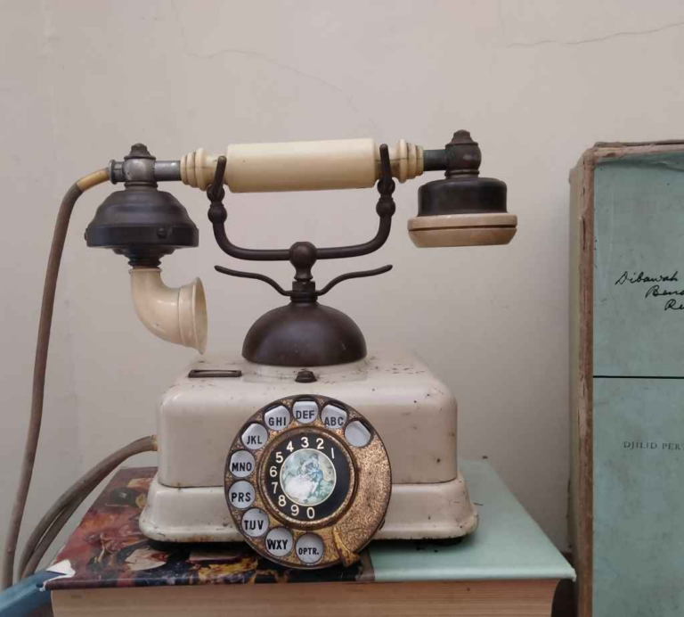 Jejak Telepon Indonesia dari Masa ke Masa | klikponsel.com